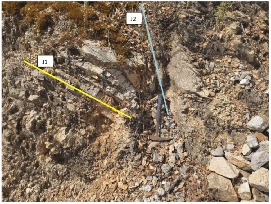 Estudio de estabilidad de taludes y cimentación - ECR Medio Ambiente